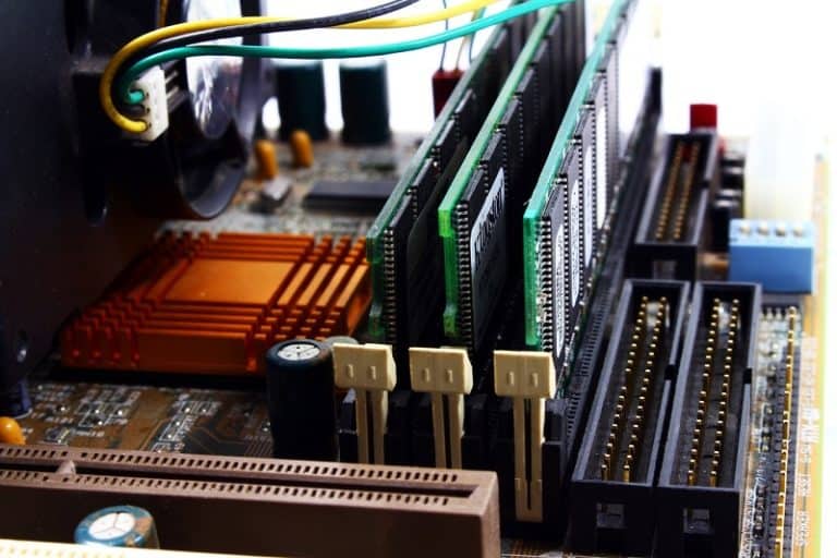 Micro-ATX vs Mini-ITX vs ATX: Best Motherboard Format to Choose - Tech ...